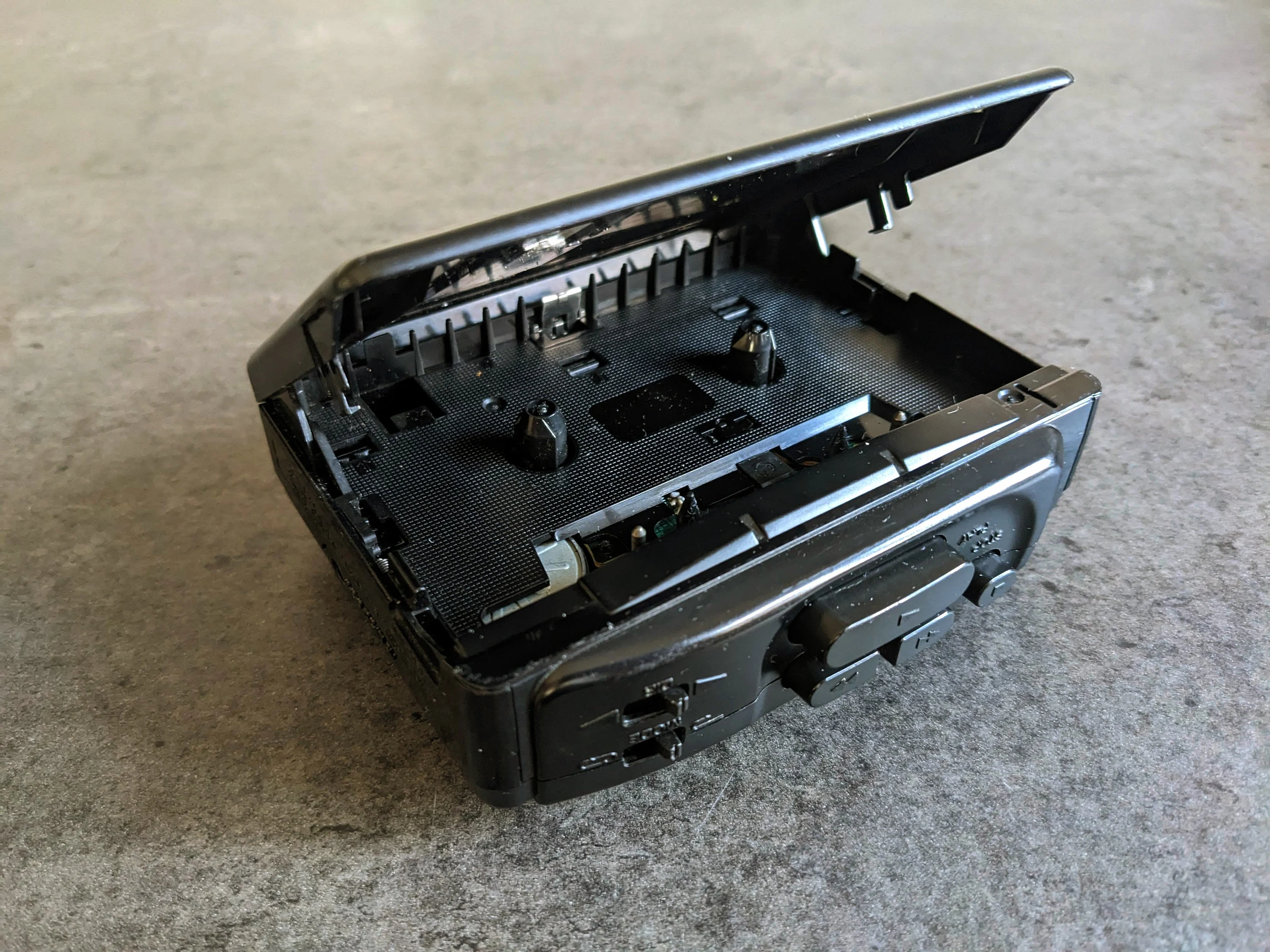 Sony WM-2051 Walkman.land